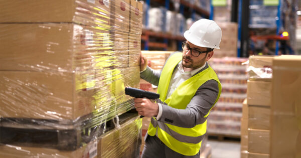 Quais são as etapas do processo de armazenagem logística?